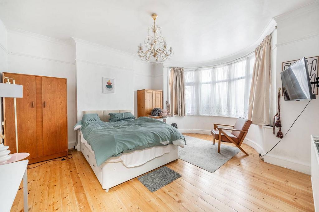 Pinner Road, Harrow, HA1 4 bed semi-detached house to rent - £5,000 pcm (£1,154 pw)