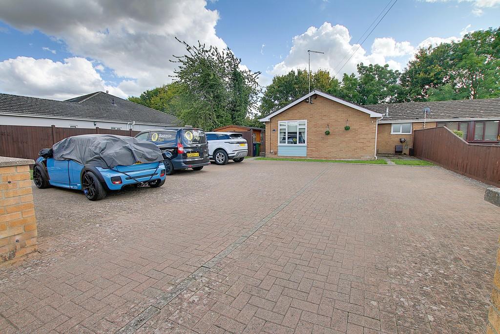 Coronation Close, March PE15 4 bed semi-detached bungalow - £270,000