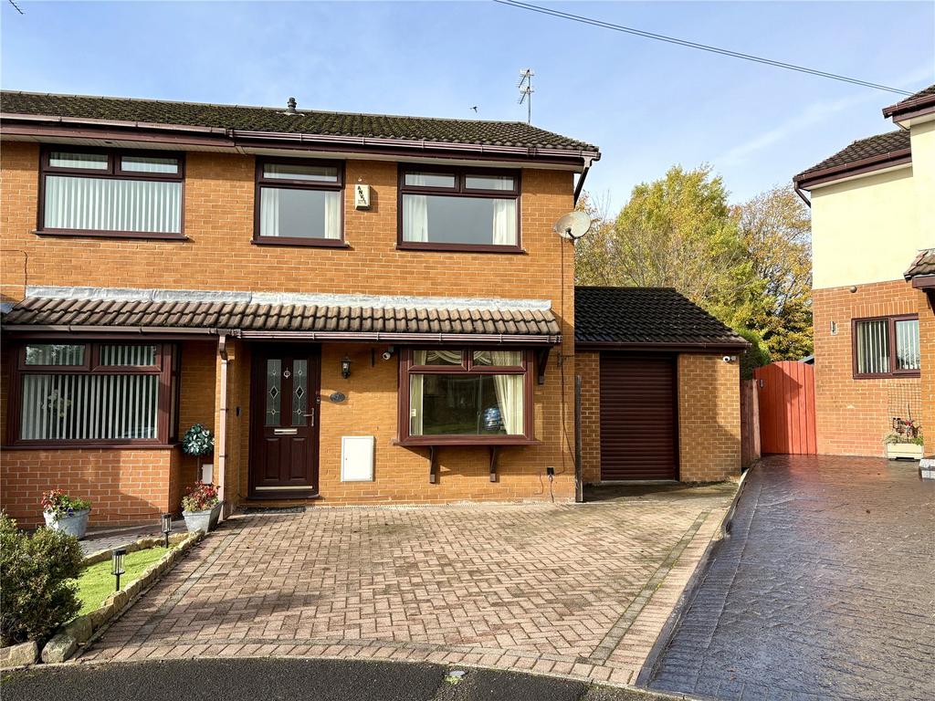 Sprucewood, Firwood Park, Chadderton... 3 bed semi-detached house - £ ...