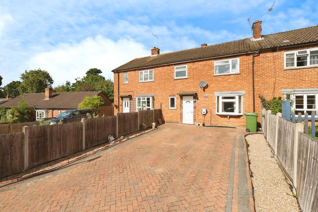 Sandycroft Road, Little Chalfont 3 bed terraced house - £550,000