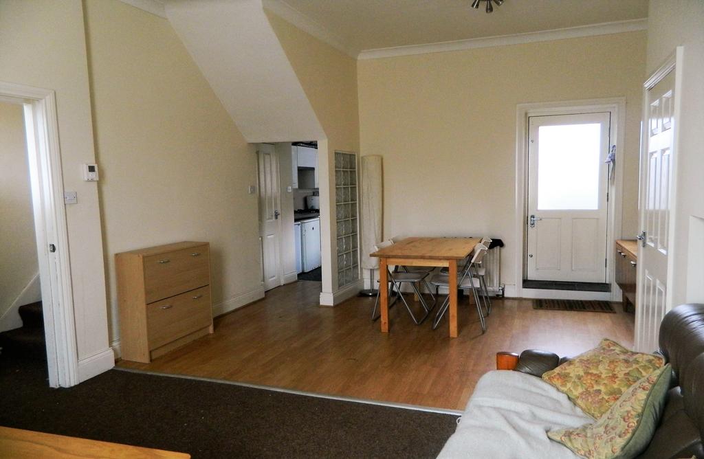 Chester Street, Tyne and Wear NE2 4 bed terraced house - £1,906 pcm (£ ...