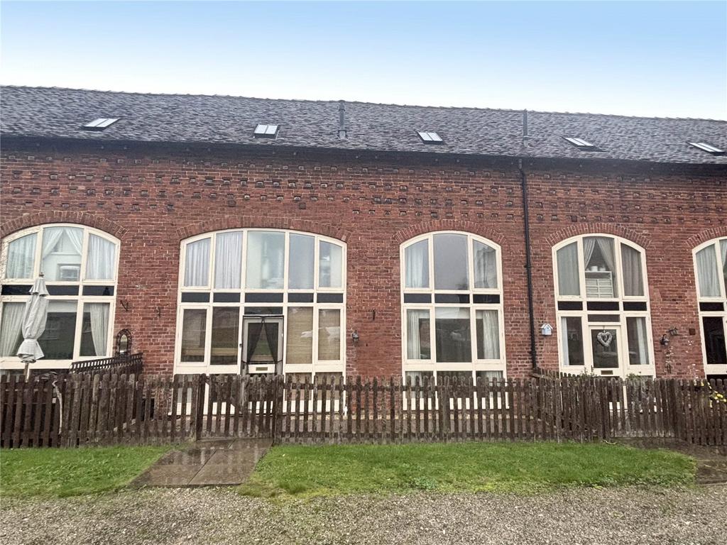 Stag Place, Teddesley Park Estate... 3 bed mews - £1,000 pcm (£231 pw)