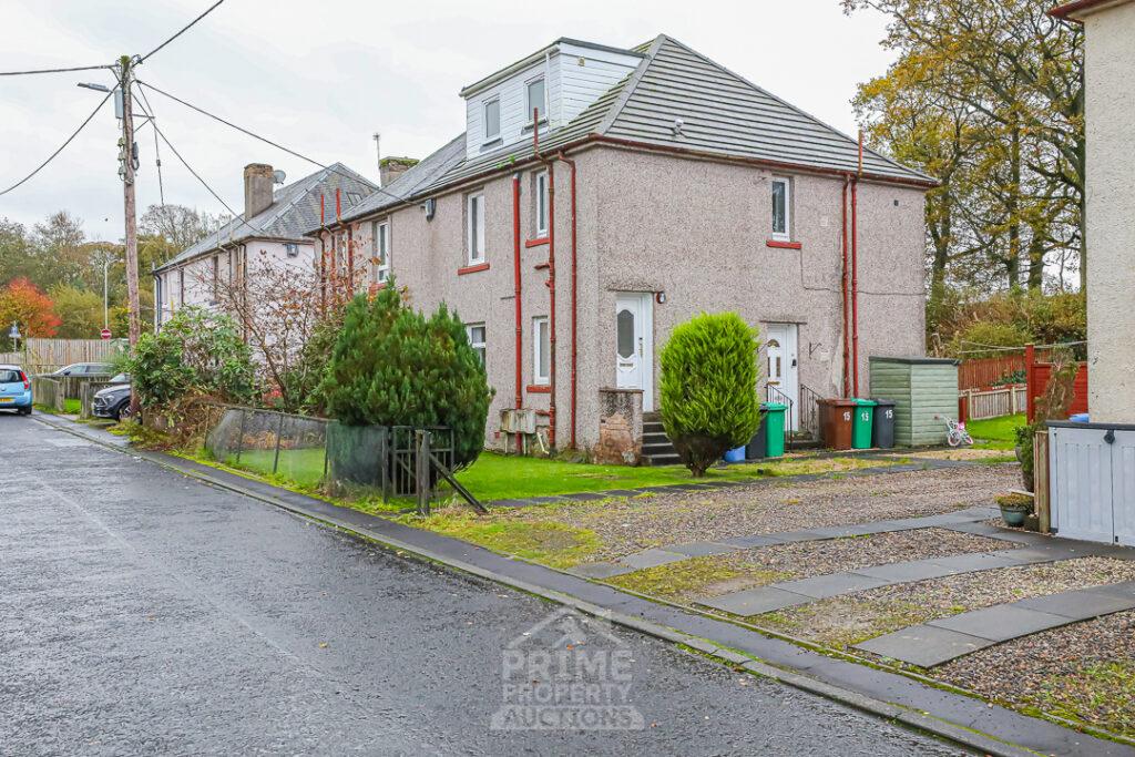 Midfield Terrace, Fife KY12 1 bed flat - £39,000