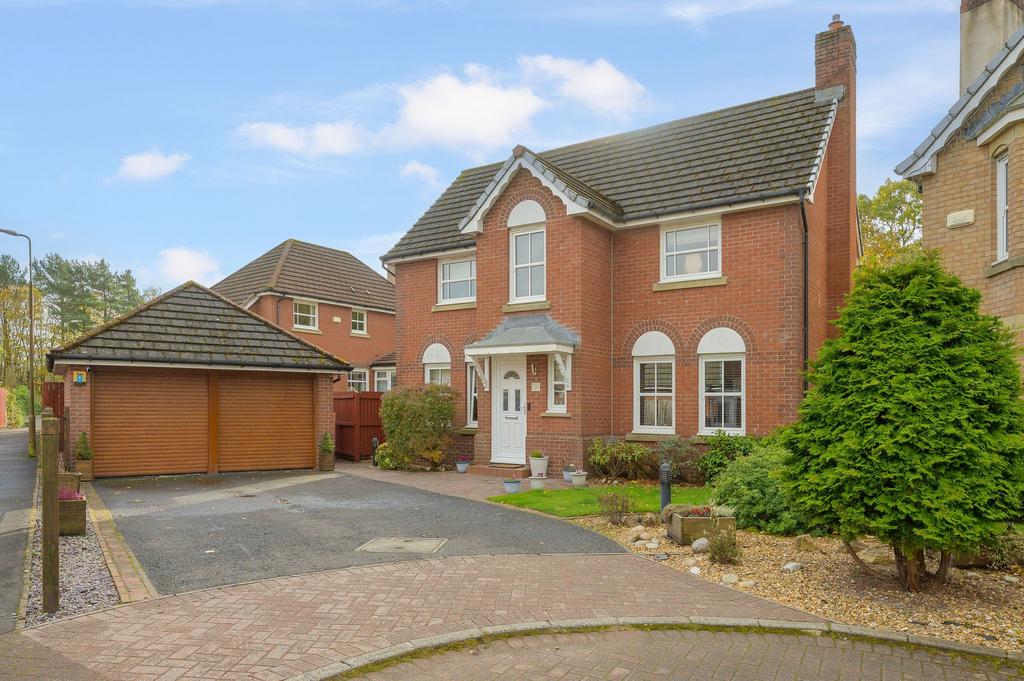 Tantallon Gardens, Bellsquarry... 4 bed detached house - £375,000