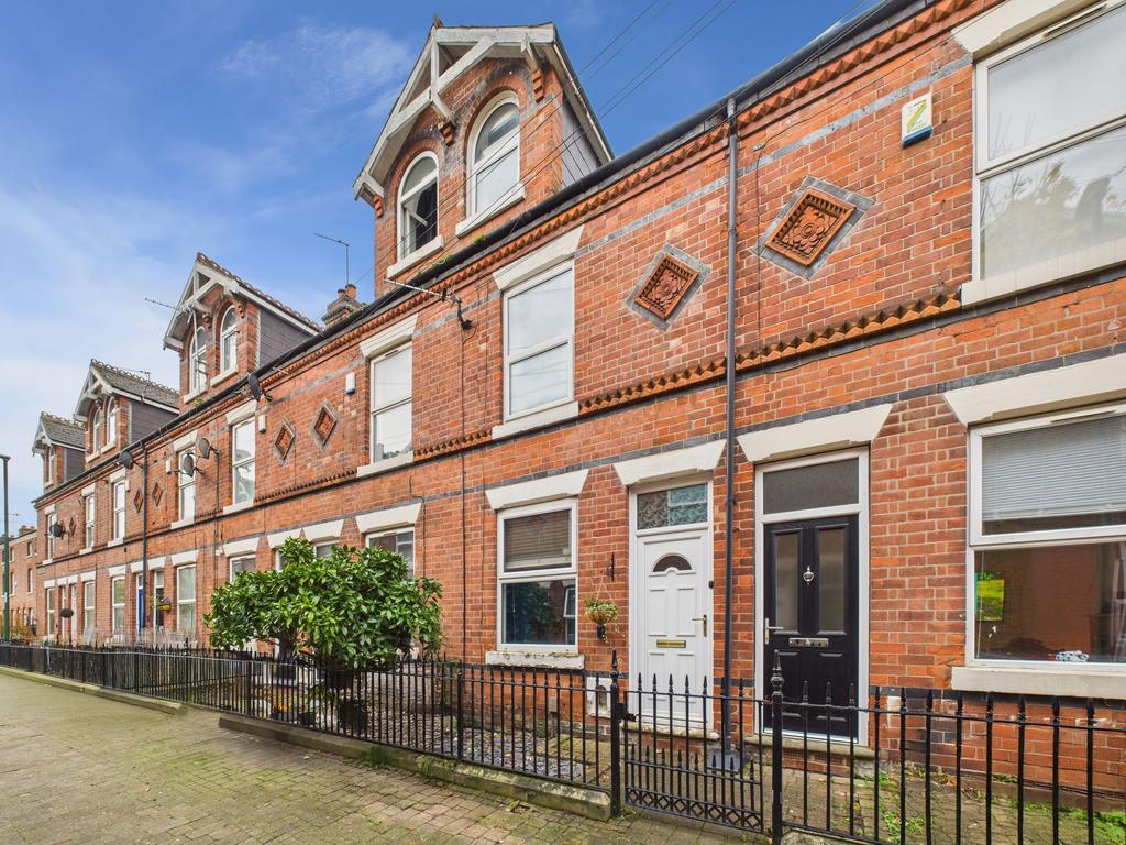 Harcourt Terrace, Nottingham 3 bed terraced house for sale - £190,000