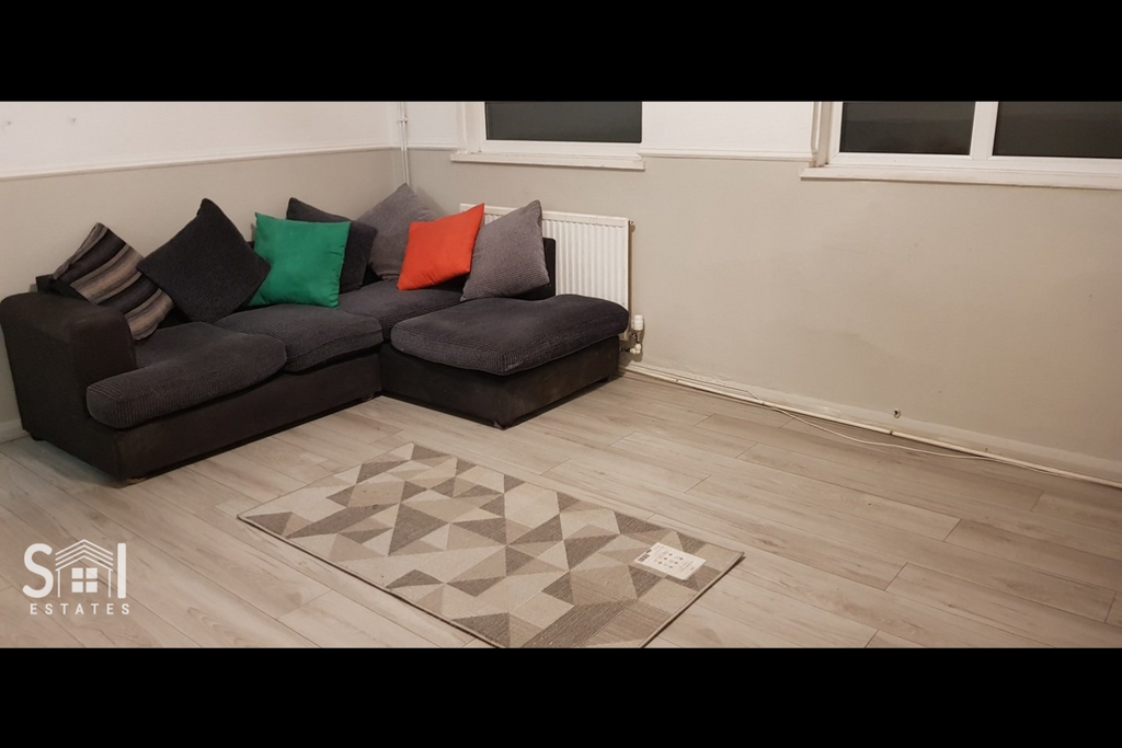 Gallery Gardens, Northolt, UB5 5PB 2 bed flat - £1,800 pcm (£415 pw)