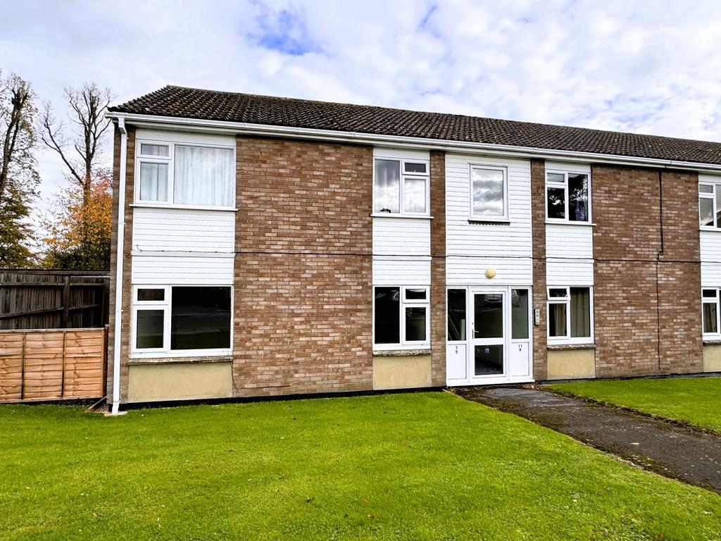 Downlands Road, Devizes SN10 1 bed flat - £775 pcm (£179 pw)