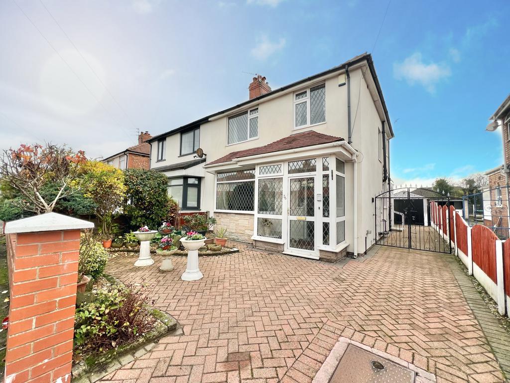 Castle Avenue, Carleton FY6 3 bed semi-detached house for sale - £200,000