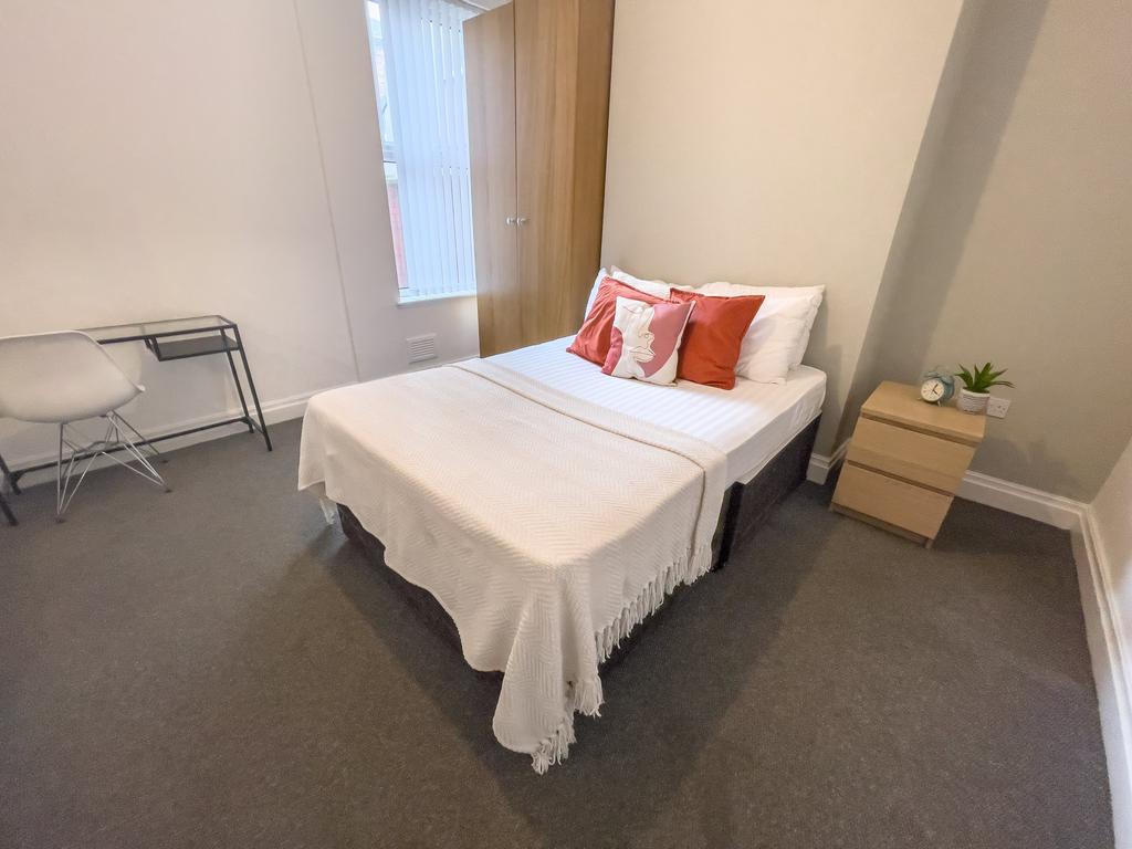 Jubilee Drive, L7 8SJ, 5 bed terraced house - £572 pcm (£132 pw)