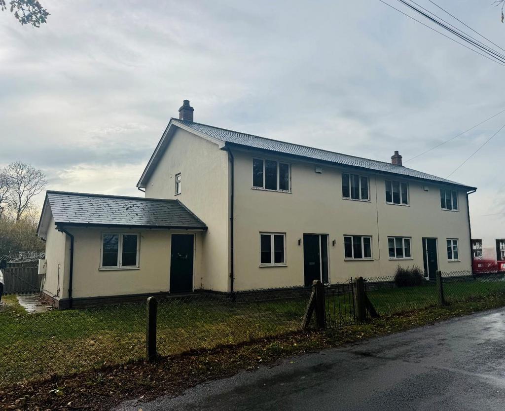 Bucks Alley, Bayford SG13 3 bed semi-detached house - £2,500 pcm (£577 pw)