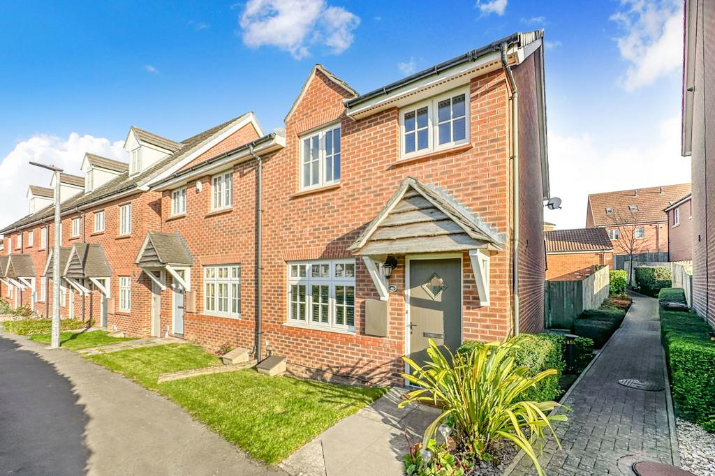 Clipson Crest, Barton-upon-humber DN18 3 bed semi-detached house for ...