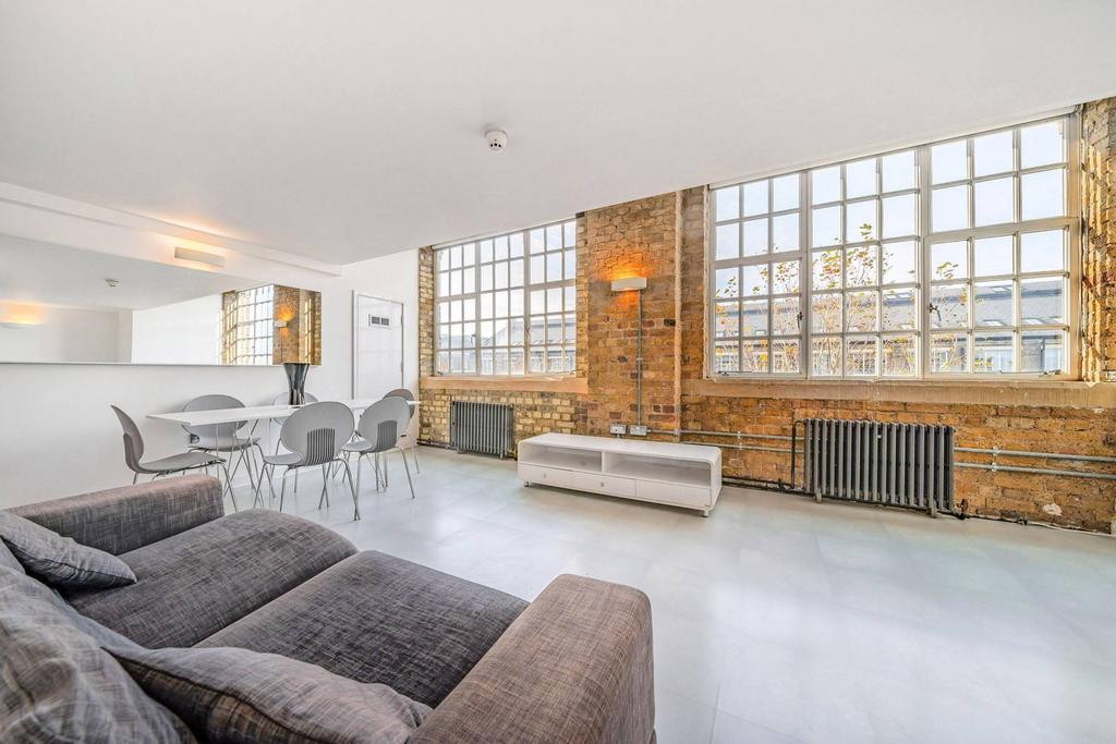 Marlborough Road, Woolwich, London, SE18 2 bed flat - £2,300 pcm (£531 pw)