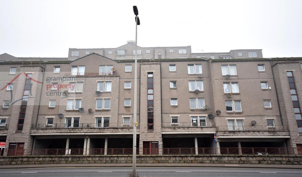 Virginia Street, Aberdeen, AB11 5AX 2 bed flat - £85,000