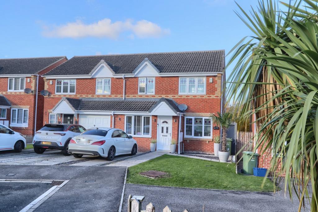 Huby Villas, Harewood Crescent 3 bed semi-detached house for sale - £ ...