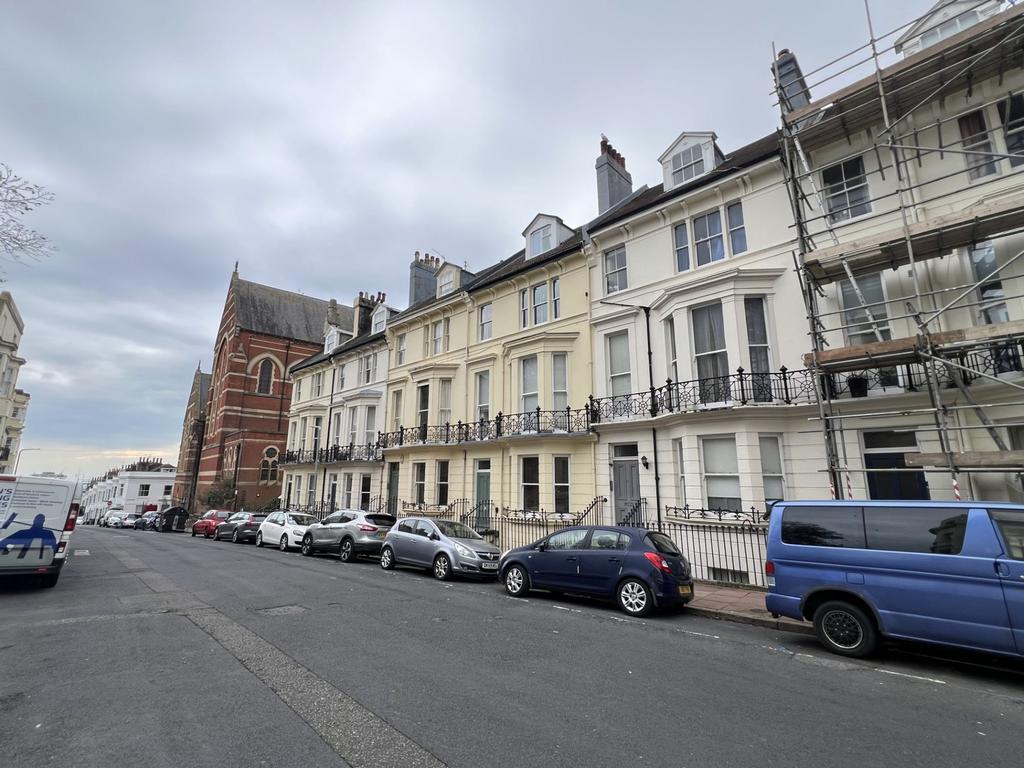 Powis Road | Brighton 1 bed flat for sale - £240,000