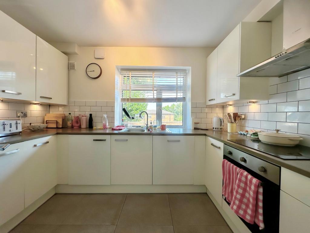 Sydenham Hill, Forest Hill, London, SE23 3 bed flat - £375,000