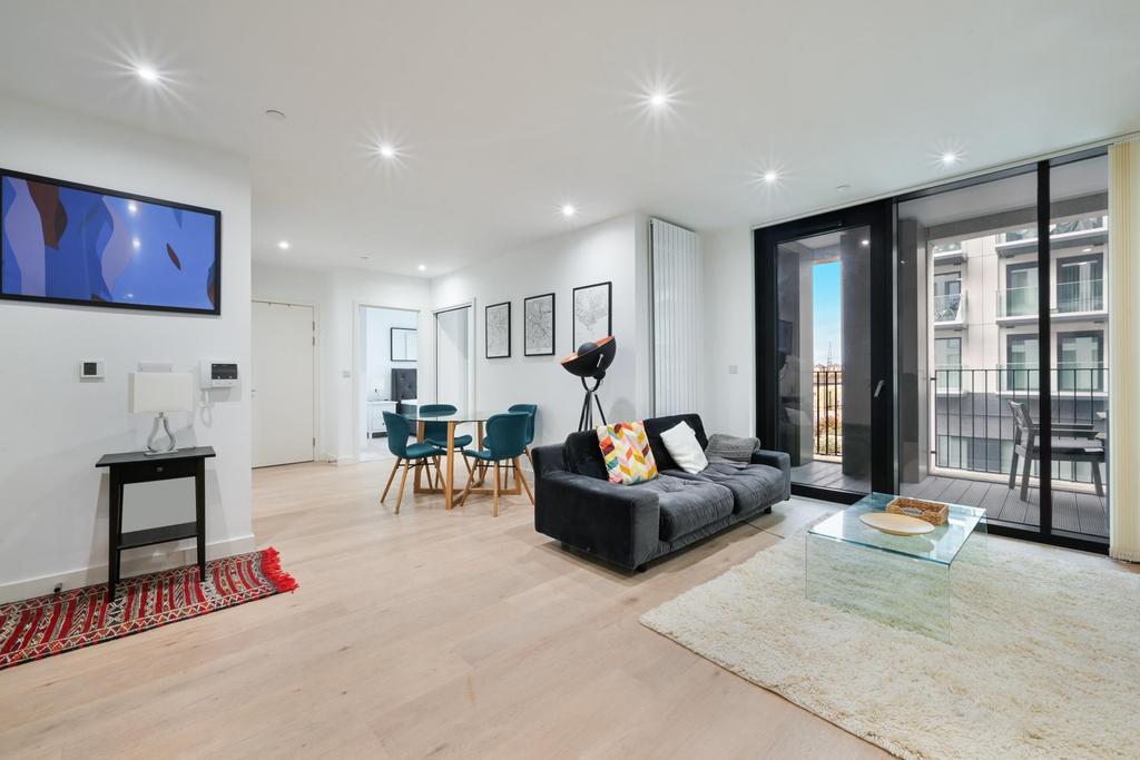 Pinnacle House, Royal Wharf, London, E16 1 bed apartment - £2,097 pcm ...
