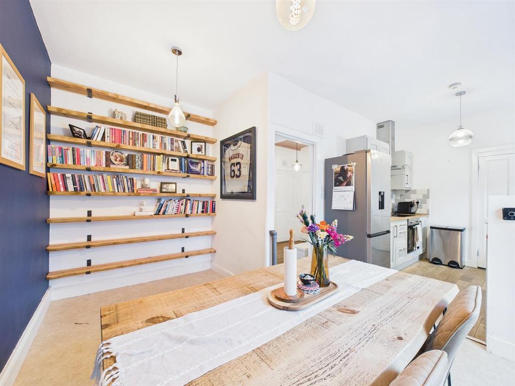 Priory Place, Perth PH2 2 bed maisonette - £135,000
