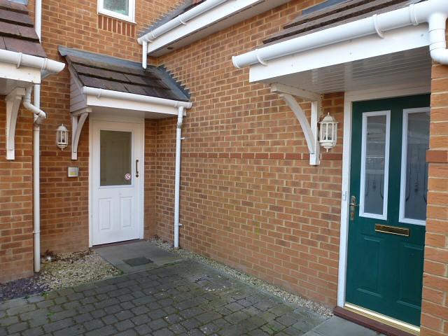George Wright Close, Eastleigh, SO50 2 bed flat - £1,250 pcm (£288 pw)