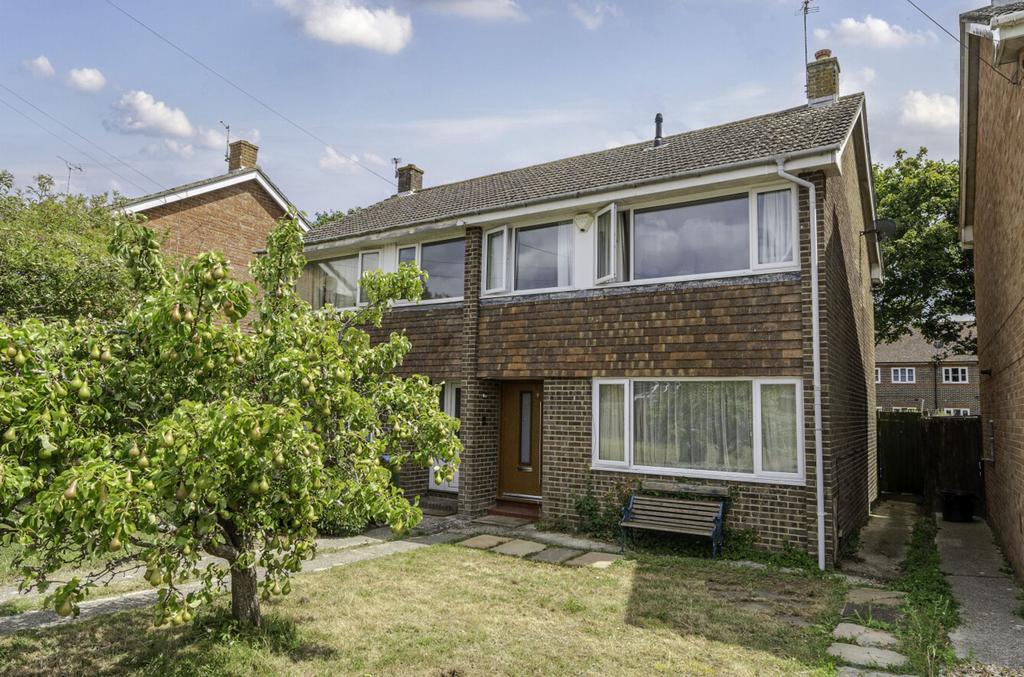 Malvern Way, Nyetimber, PO21 3 bed semi-detached house for sale - £325,000