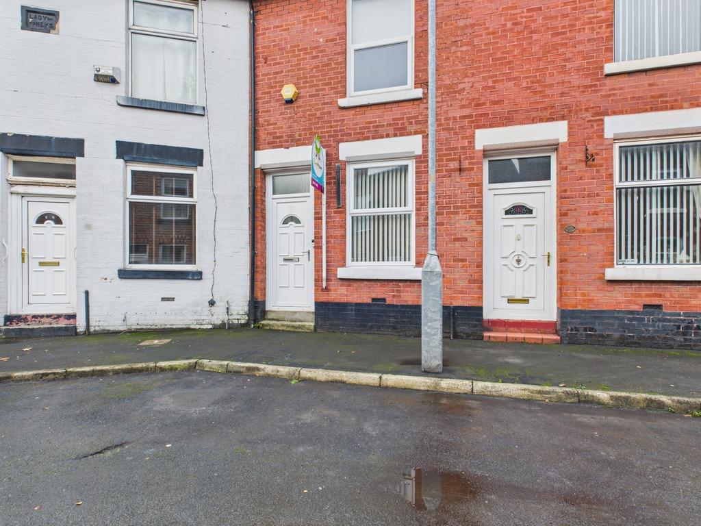 MARTIN STREET, HYDE, SK14 1NZ 3 bed terraced house - £200,000