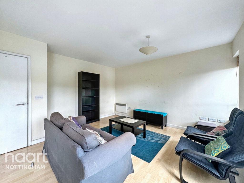 Russell Road, Nottingham 2 bed apartment - £825 pcm (£190 pw)