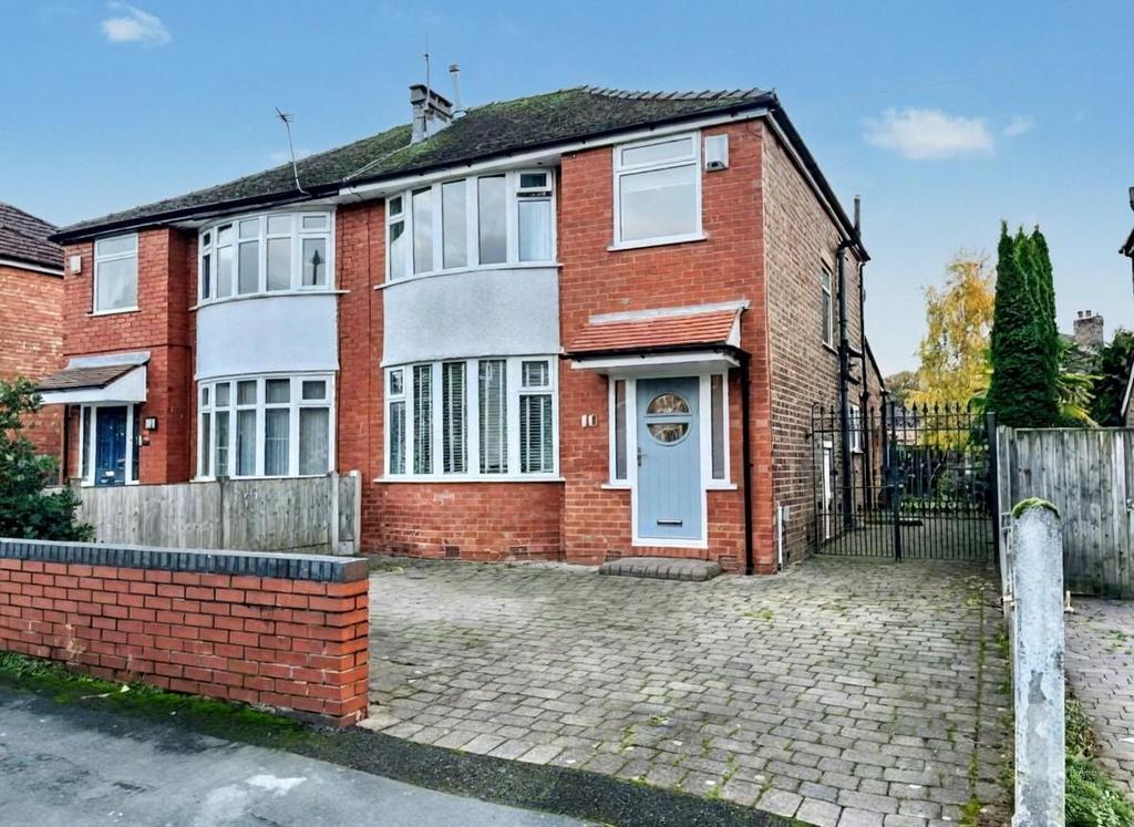 Clover Road, Timperley, Altrincham 3 bed semi-detached house - £475,000