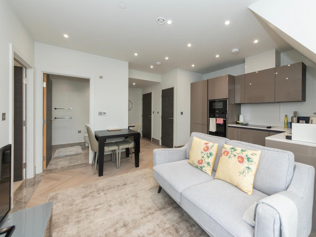 Duke Street, Reading, RG1 1 bed flat - £2,180 pcm (£503 pw)