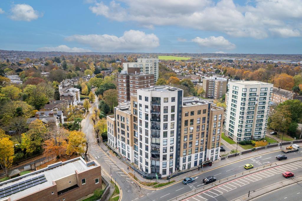 The Waldrons, Admiral Court, CR0 1 bed flat - £240,000
