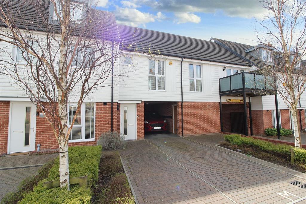 Repton Park, TN23 3SP 2 bed coach house for sale - £250,000