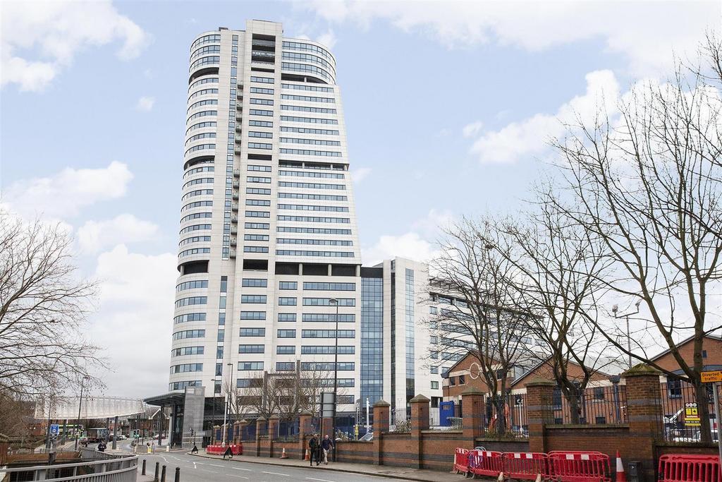 Parking Space, Bridgewater Place... Garage to rent - £160 pcm (£37 pw)