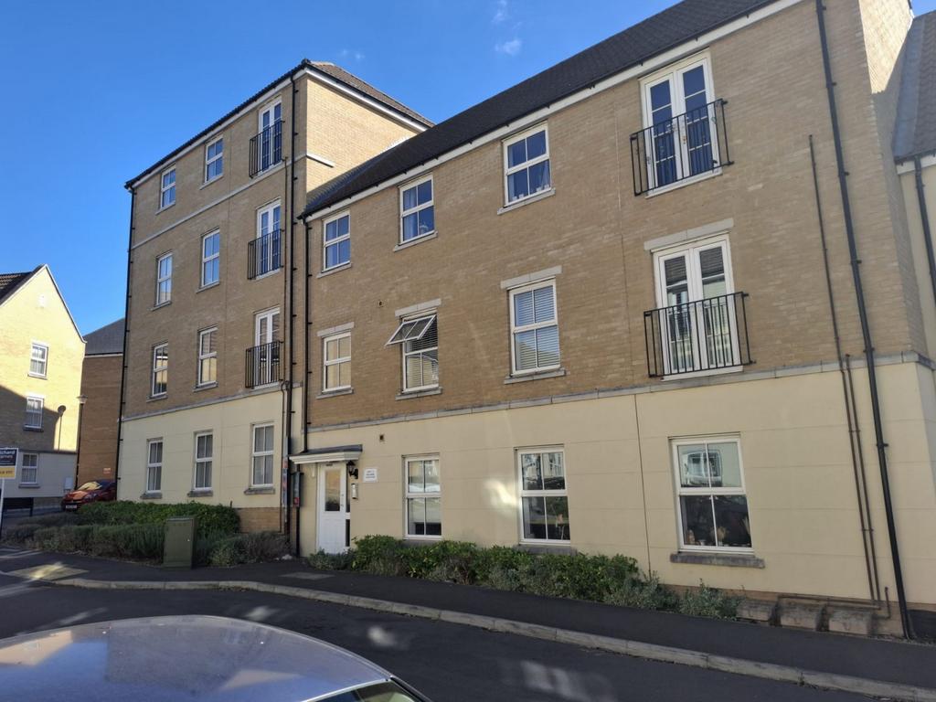 62 Truscott Avenue, Swindon SN25 2 bed apartment - £1,000 pcm (£231 pw)