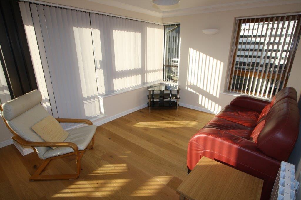 Meridian Place, London E14 1 bed apartment - £1,850 pcm (£427 pw)