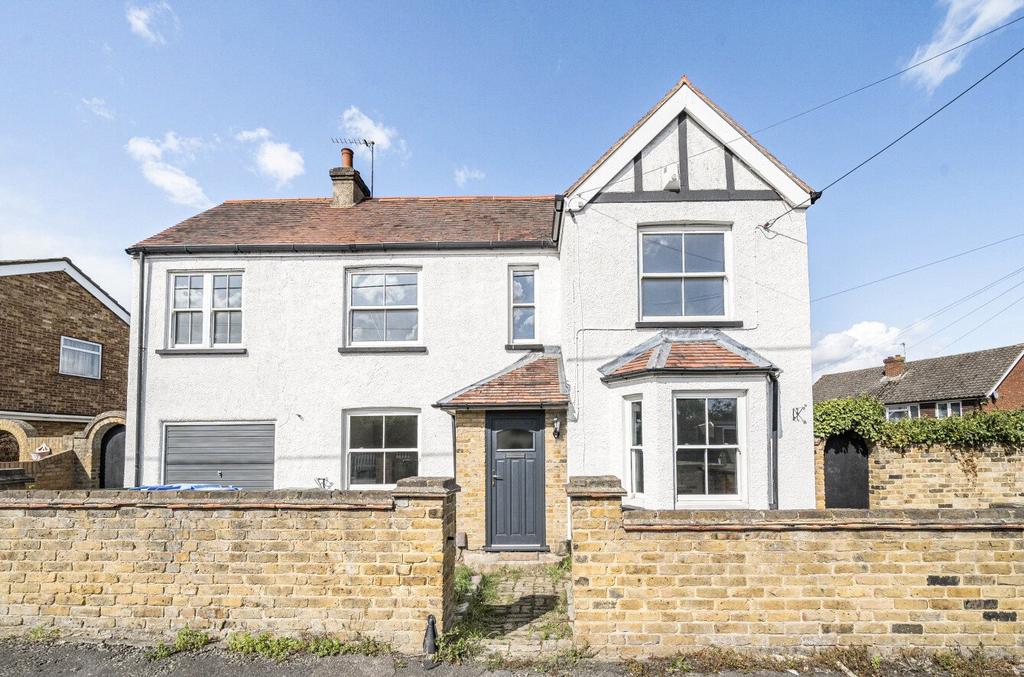 Egerton Avenue, Hextable, Swanley... 4 bed detached house - £2,200 pcm ...