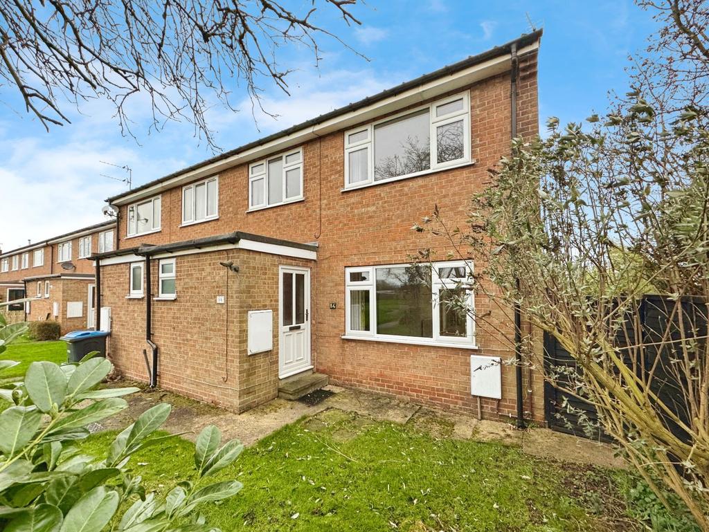 Saxon Vale, York YO30 3 bed end of terrace house for sale - £250,000