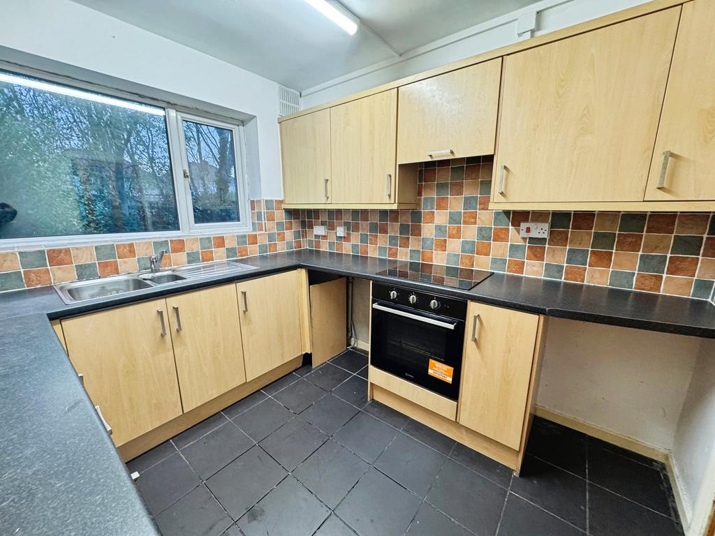 Tudor Court Dudley Port, Tipton DY4 2 bed flat - £695 pcm (£160 pw)