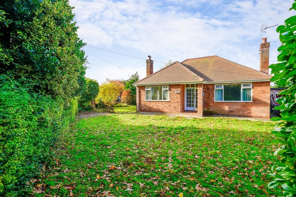 Willowgarth, Christleton 2 bed detached bungalow - £390,000