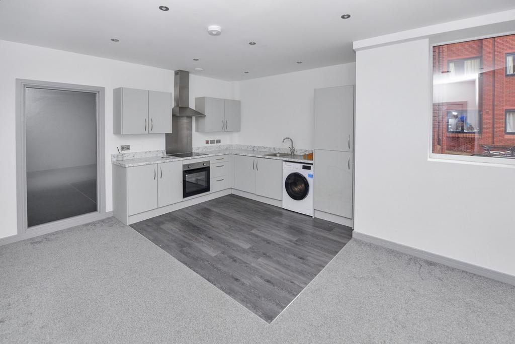 Prospect Hill, Redditch, B97 2 bed apartment - £950 pcm (£219 pw)