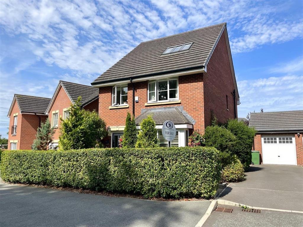 George Gallimore Drive, Haslington... 5 bed detached house - £425,000