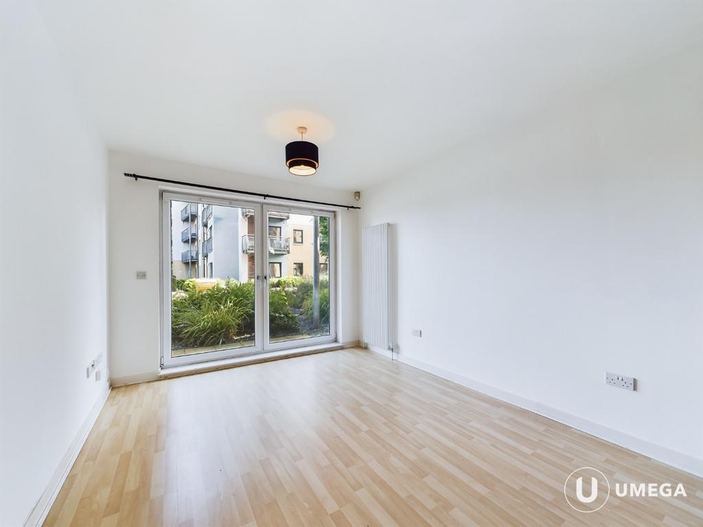 Drybrough Crescent, Peffermill... 2 bed apartment - £1,250 pcm (£288 pw)