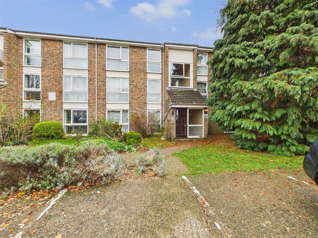 Oakley Close, Isleworth 2 bed apartment - £1,550 pcm (£358 pw)