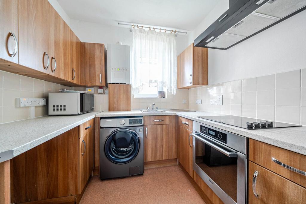Lilford Road, London, SE5 3 bed flat - £2,600 pcm (£600 pw)