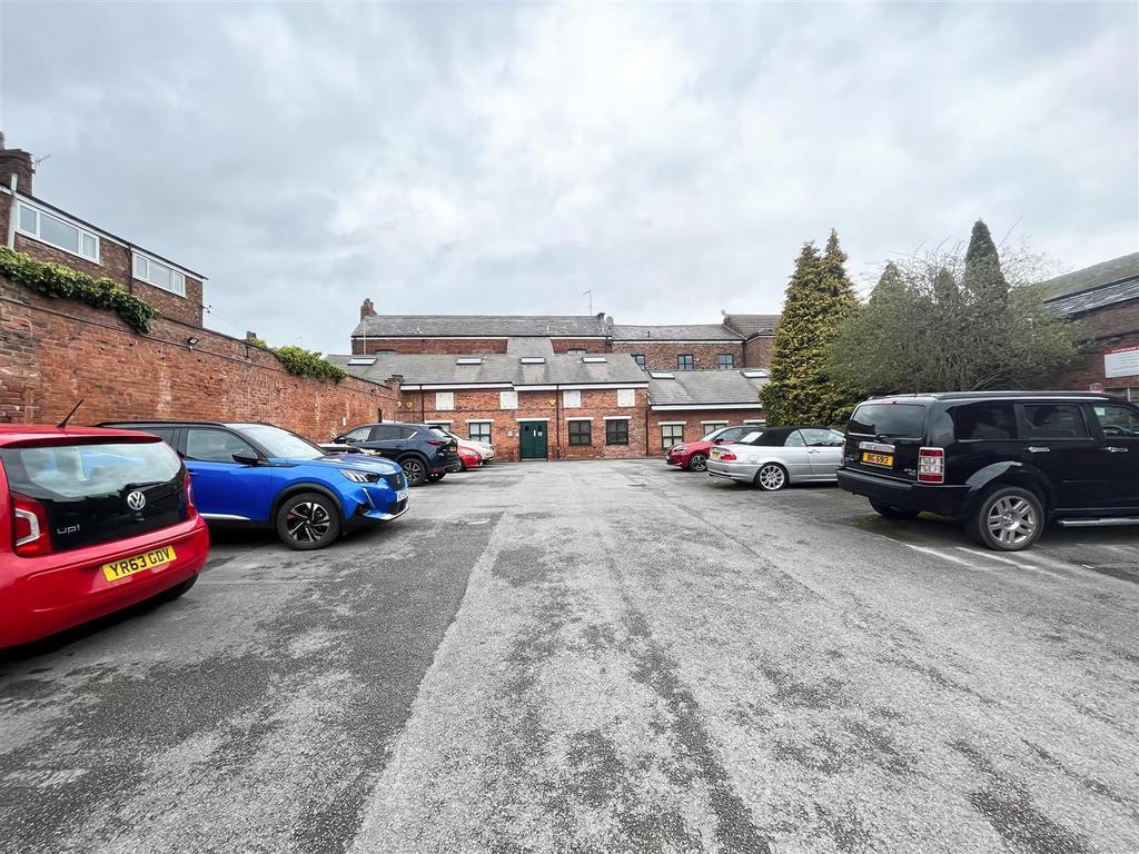 Silk Mill, Mill Road, Macclesfield 1 bed house - £825 pcm (£190 pw)