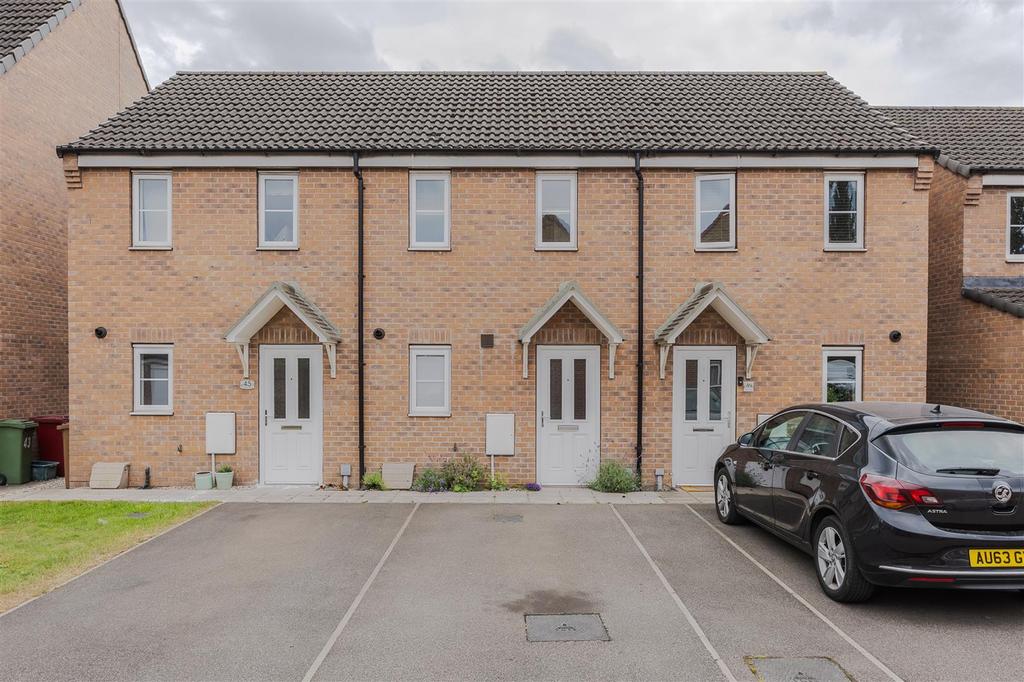 Turnstone Drive, Scunthorpe 2 bed terraced house - £700 pcm (£162 pw)