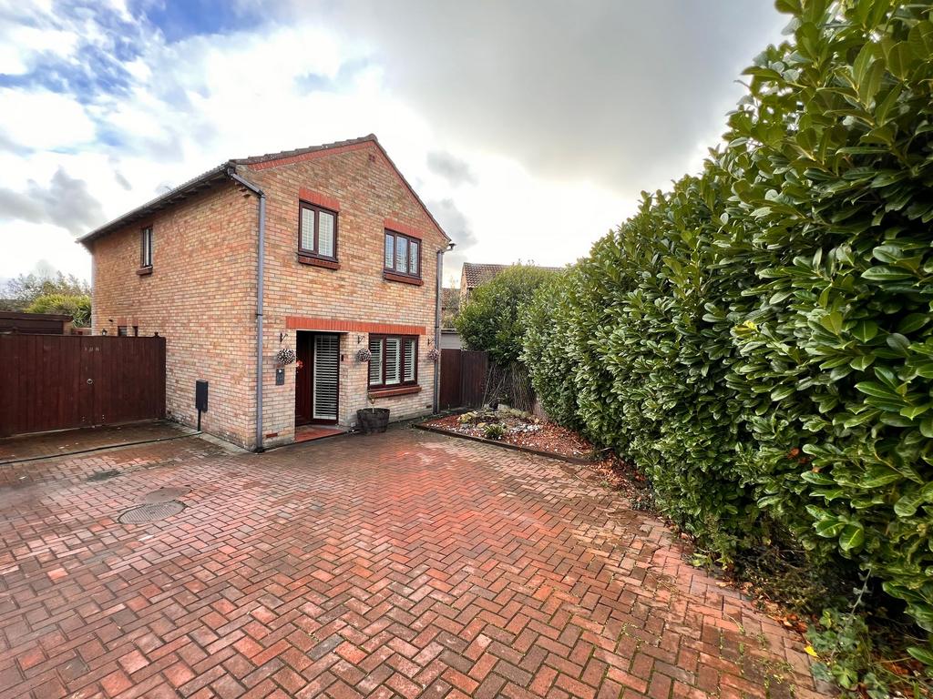 Fonmon Park Road, Rhoose, CF62 3BF 3 bed detached house for sale - £289,000