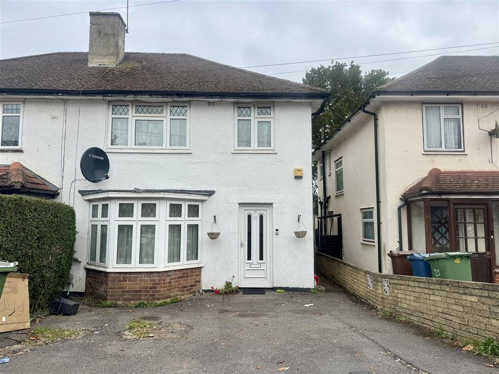 Cullington Close, Harrow 3 bed semi-detached house to rent - £2,100 pcm ...