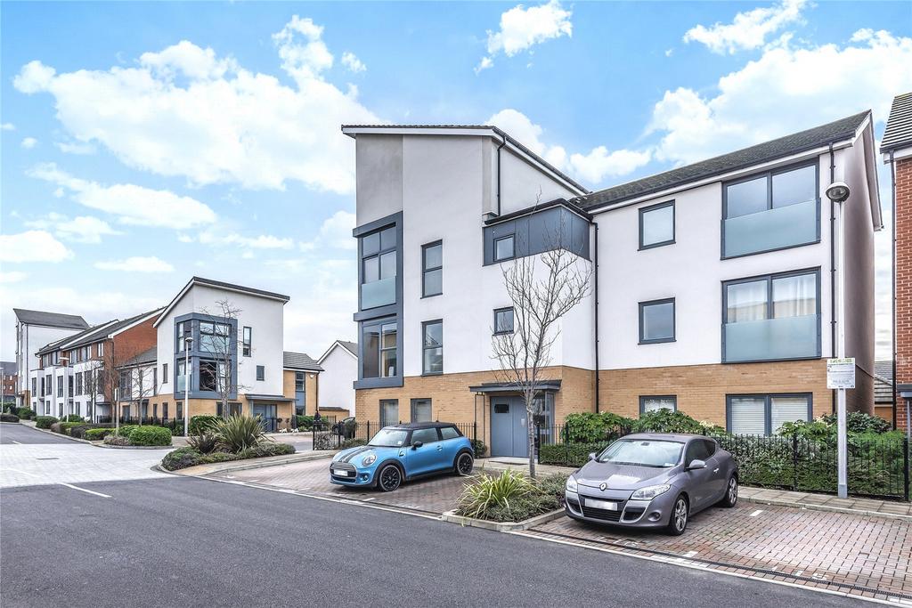 Drake Way, Reading, Berkshire, RG2 2 bed apartment - £230,000