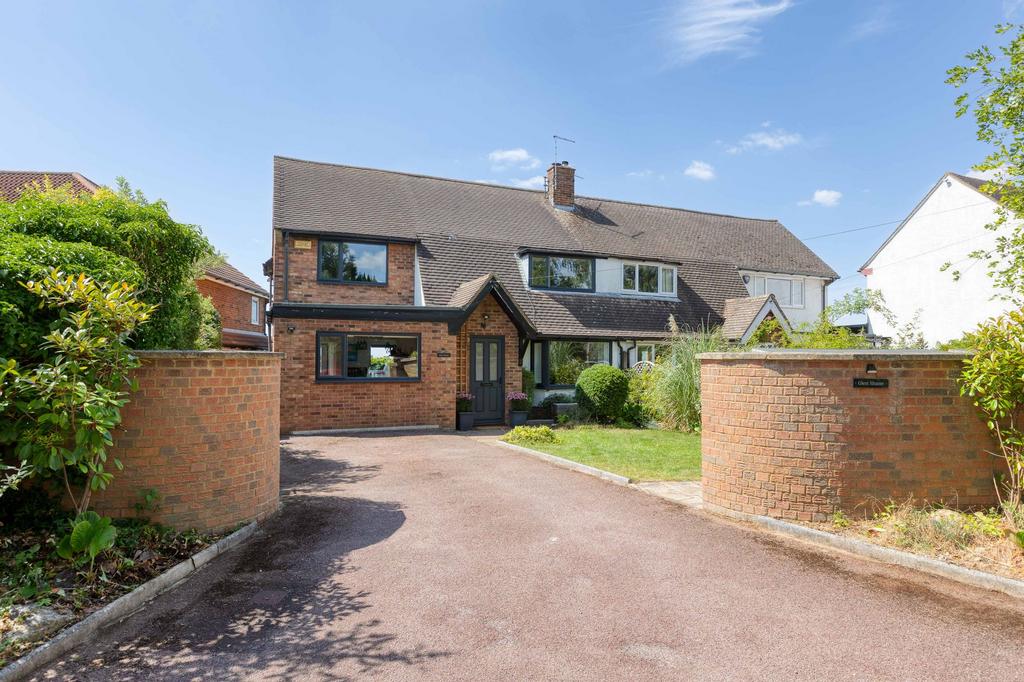 Standhill Road, Hitchin SG4 3 bed semi-detached house - £750,000
