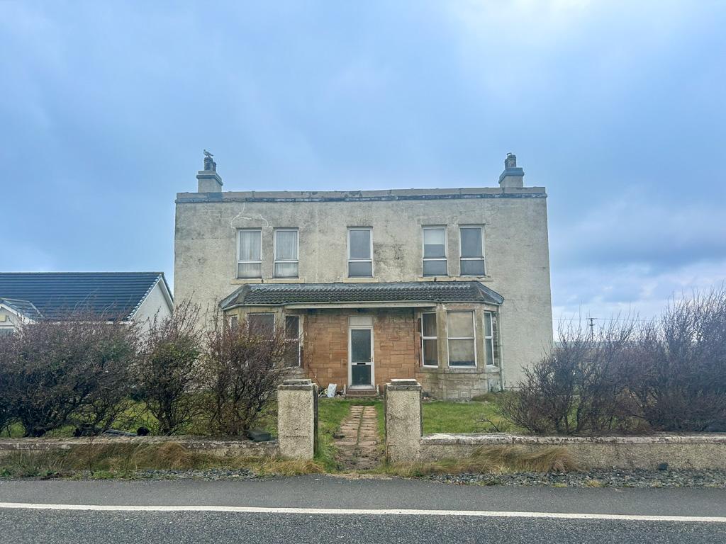 Habost, Isle of Lewis HS2 4 bed detached house for sale - £73,000
