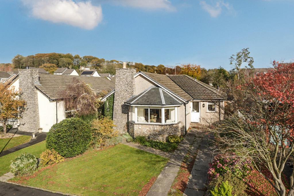 25 Greengate, Levens, Kendal, LA8 8NF 3 bed detached bungalow - £355,000
